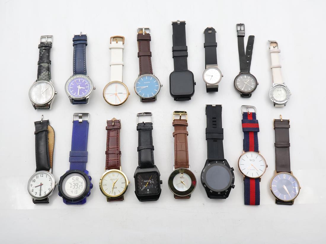 Accessories for sale in UAE - 549838 | Emirates Auction