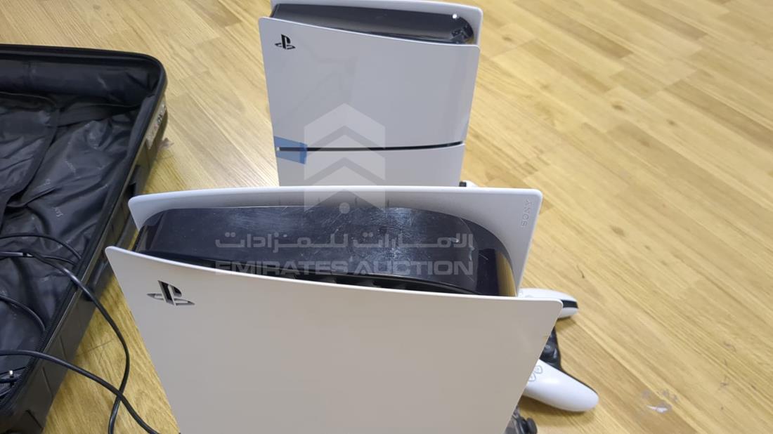 Gaming Console for sale in UAE - 608810 | Emirates Auction
