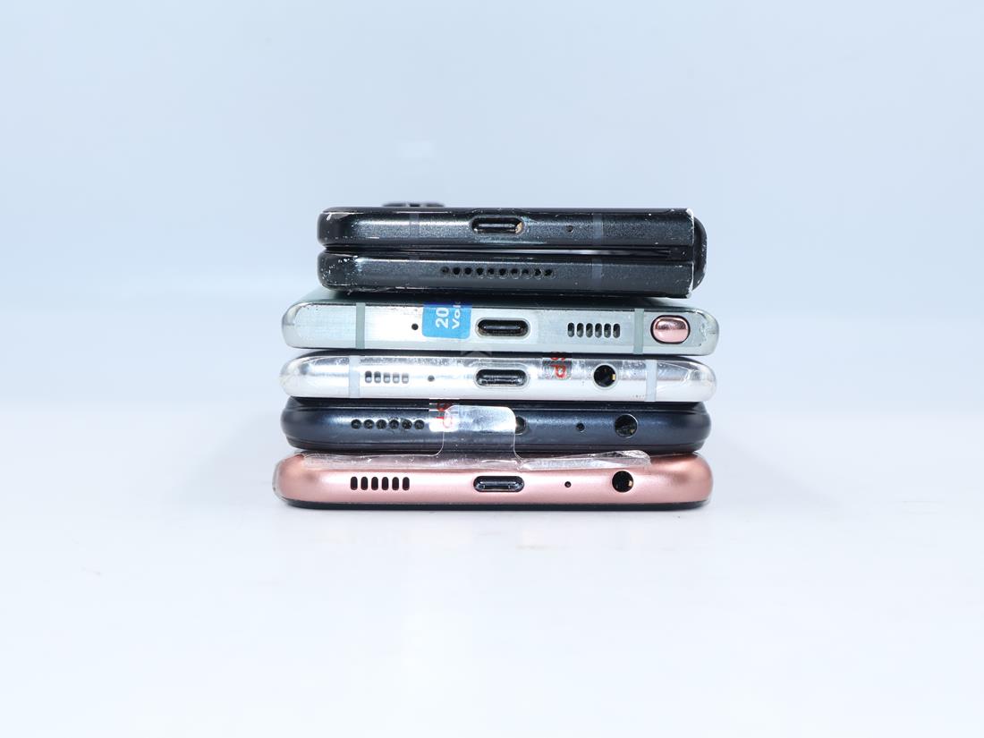 Mobile Phones for sale in UAE - 557962 | Emirates Auction