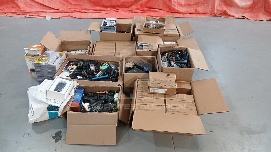 Walkie talkie for sale in UAE - 561930 | Emirates Auction