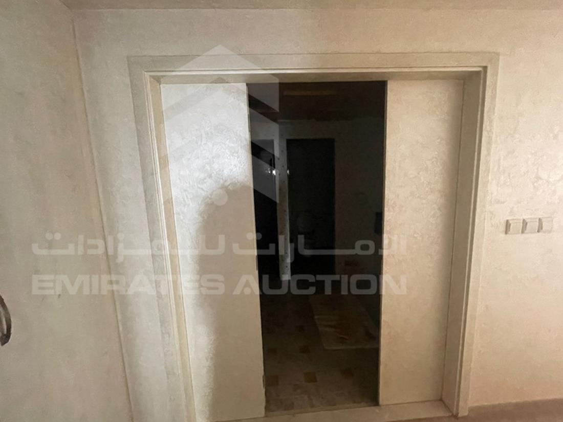 Emirates Crown Tower - Apartment for sale in UAE - 17858 | Emirates Auction