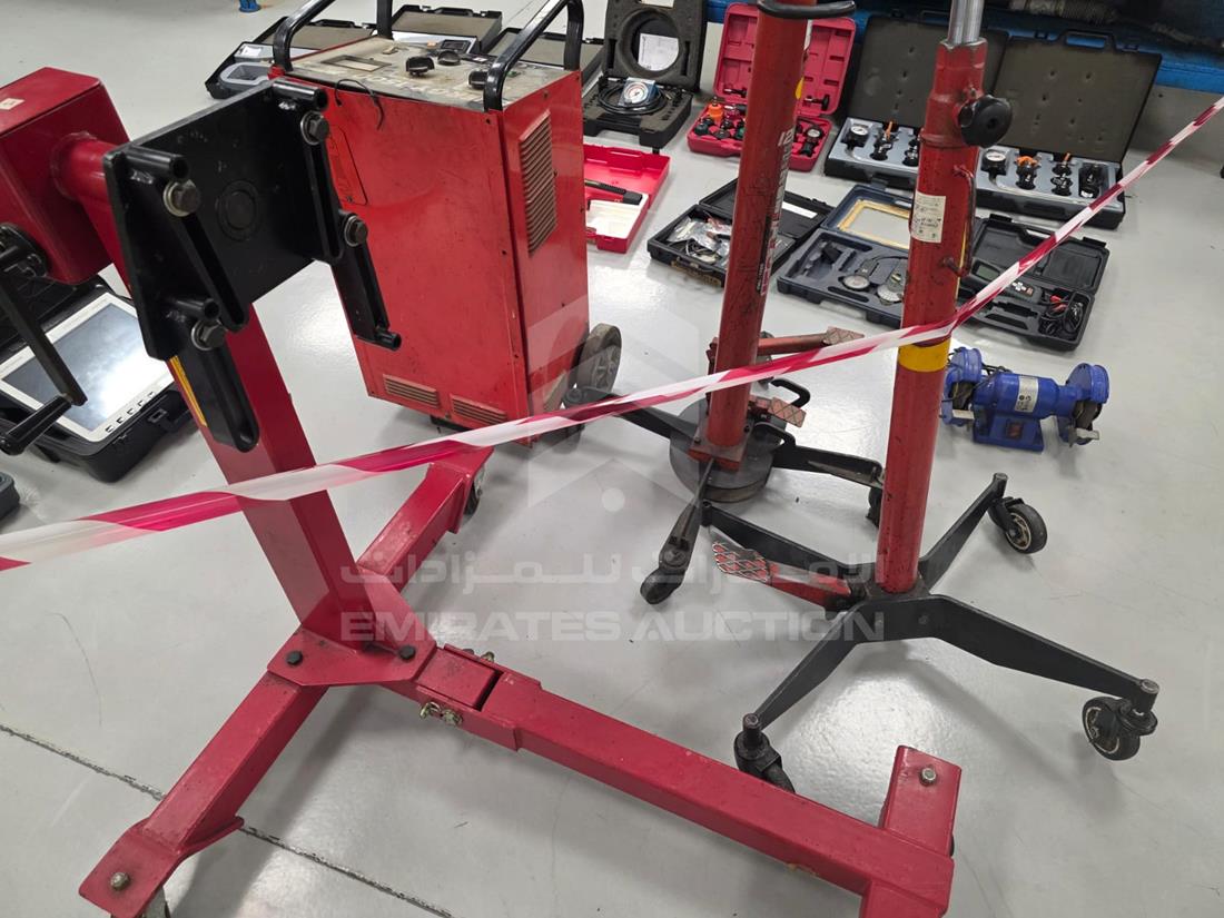 Car workshop equipment for sale in UAE - 599630 | Emirates Auction