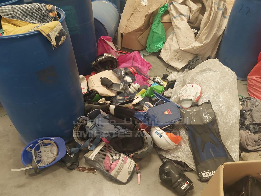 Clothes+Furniture and Miscellaneous items for sale in UAE - 559458 ...