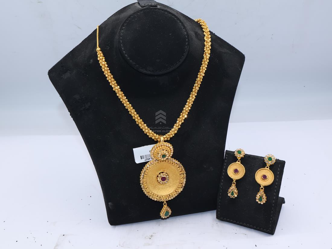 Gold jewelry set for sale in UAE - 574240 | Emirates Auction