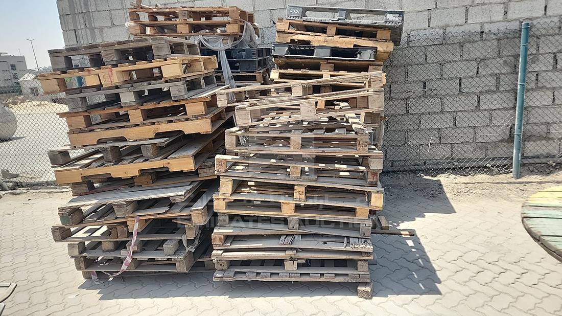 Wooden Pallets for sale in UAE - 560911 | Emirates Auction
