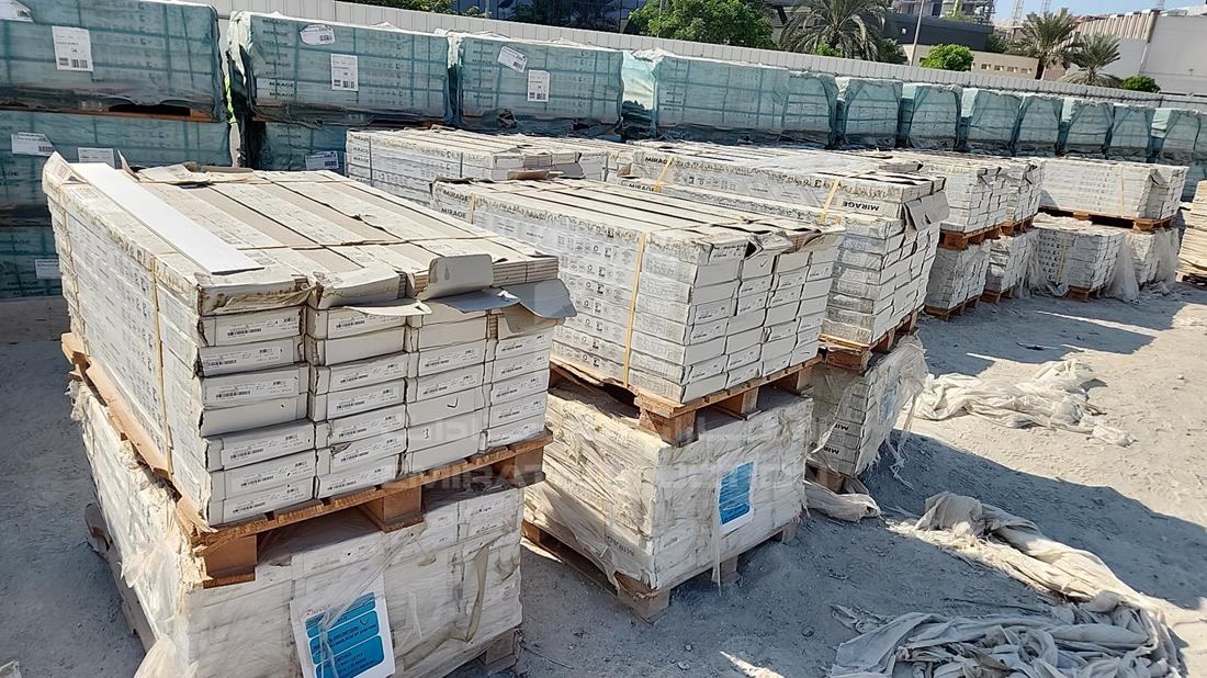 Porcelain for sale in UAE - 603961 | Emirates Auction