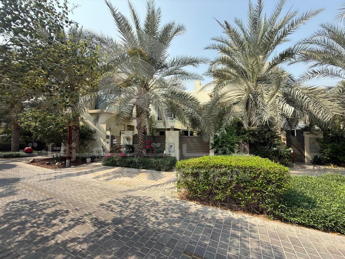 Residential Villa for sale in UAE - 19502 | Emirates Auction